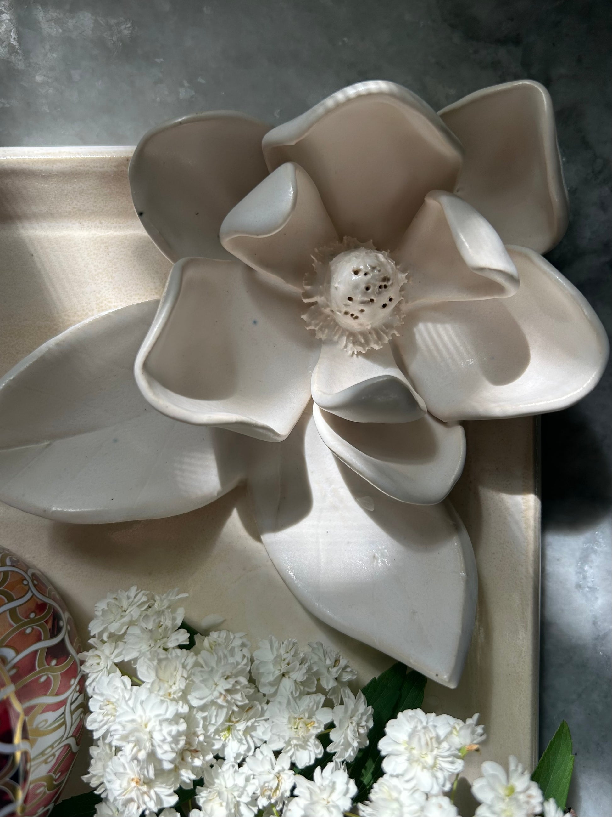 Magnolia vanity tray (n. 21) – Saron Henderson Ceramics